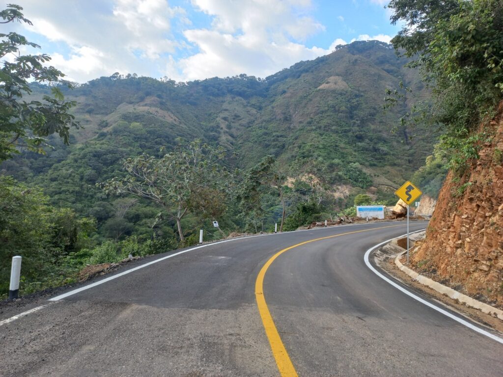 Concluye pavimentación de la primera etapa del camino entronque ...
