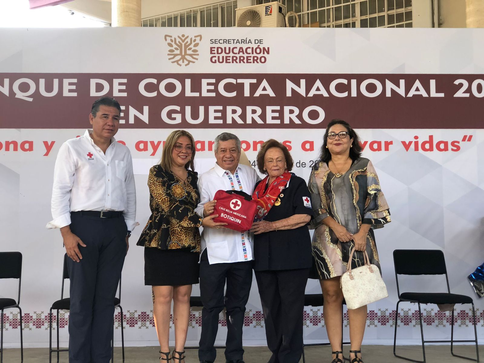 EL TITULAR DE LA SEG INICIÓ COLECTA DE LA CRUZ ROJA EN EL SECTOR ...
