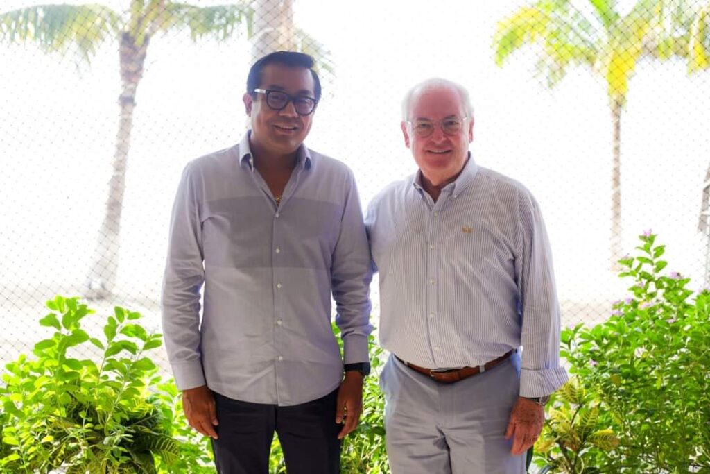 El secretario de Turismo de Guerrero, Simón Quiñones Orozco se reunió ...