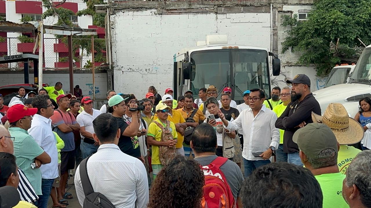 El titular de Sectur Guerrero, Simón Quiñones se reúne con trabajadores ...