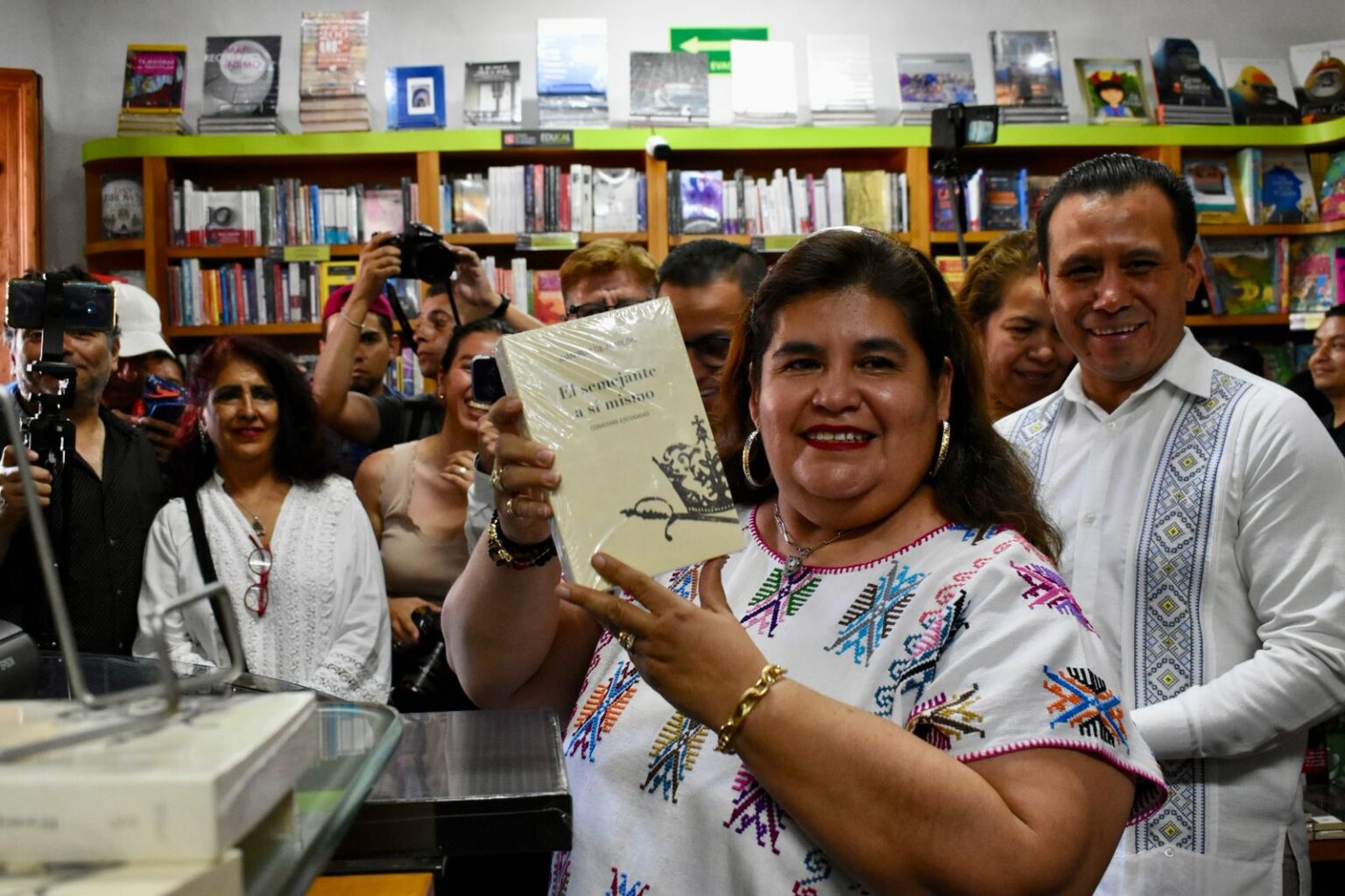 Reabren librería FCE – Educal en el Centro Cultural Casa Borda de Taxco ...